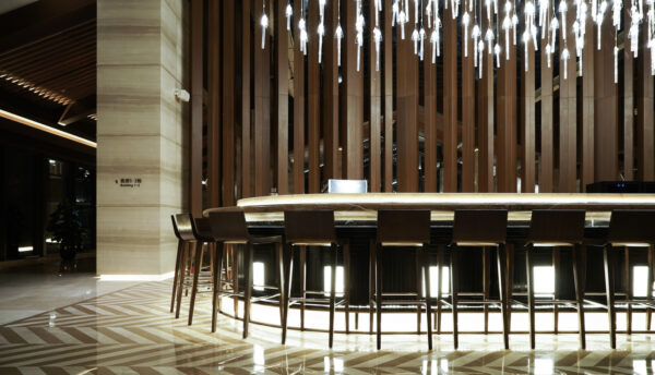 8 Decor Ideas for a Classy and Upscale Lounge Bar