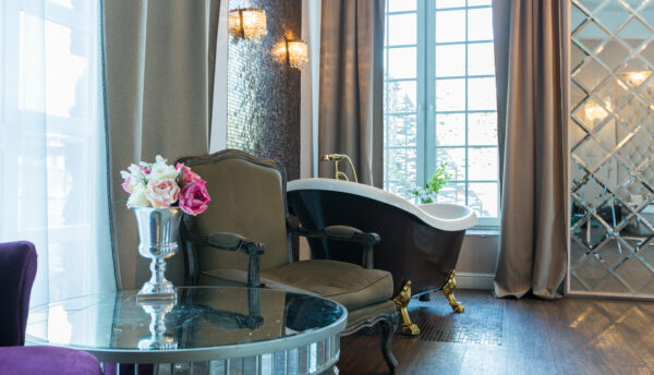 10 Decor Ideas for Posh Hotel Rooms